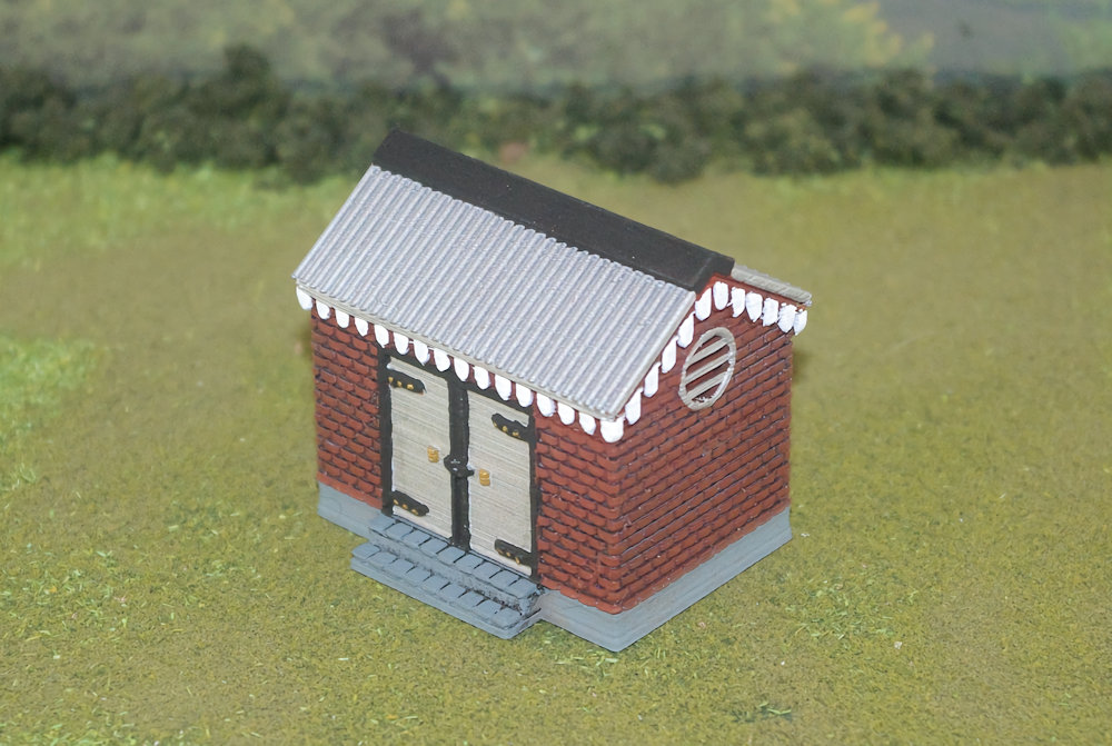 Craig's Models. 1:87 Scale - Storage Shed - Brick - Plain Base
